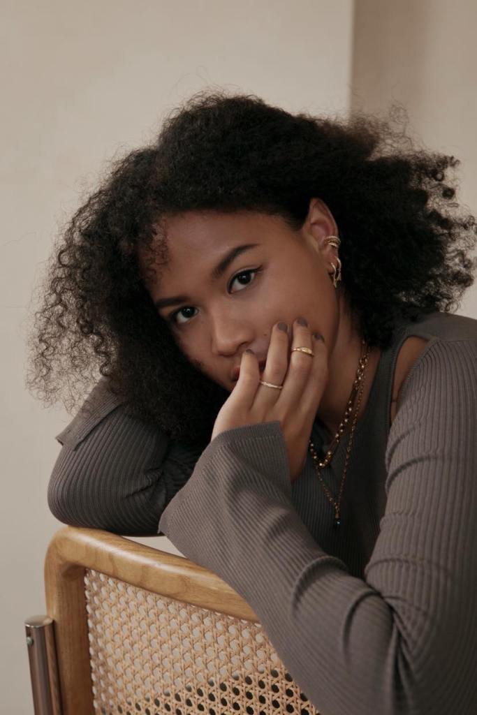 【NEWS】雷擎御用合聲EMMA LIU首發個人創作〈Home is Where the People are〉 吟唱對家庭的感受 盼用溫暖療 ...