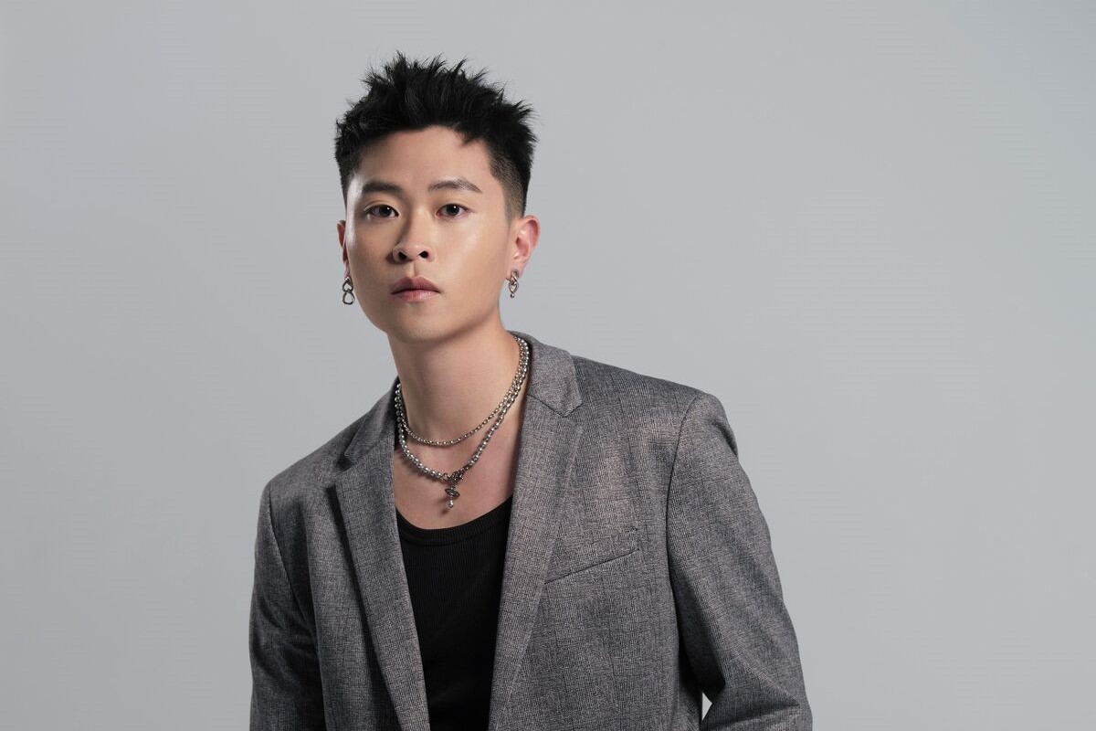 LINION 十月將攜新專輯《自己自己 mi casa su casa》登Legacy開唱！ – 一事無成的老編｜華語流行音樂媒體人