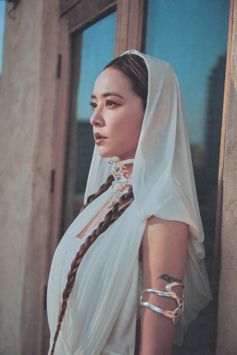 JOLIN蔡依林釋出〈Fish Love〉MV！遠赴杜拜沙漠與城市取景拍攝 – 一事無成的老編｜華語流行音樂媒體人